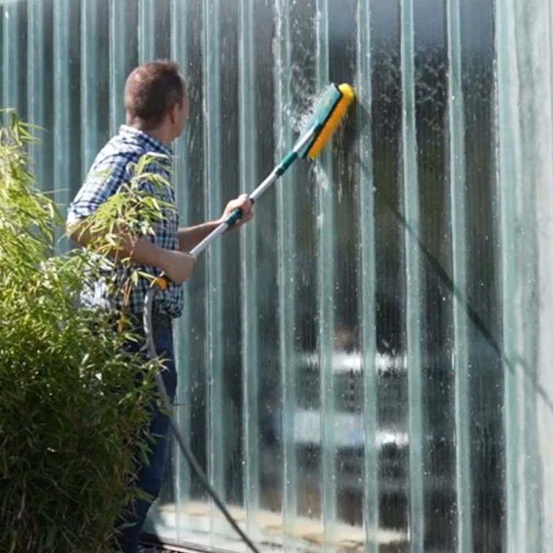 Balai brosse à jets pour l'extérieur - JET BROSSE de Gardirex
